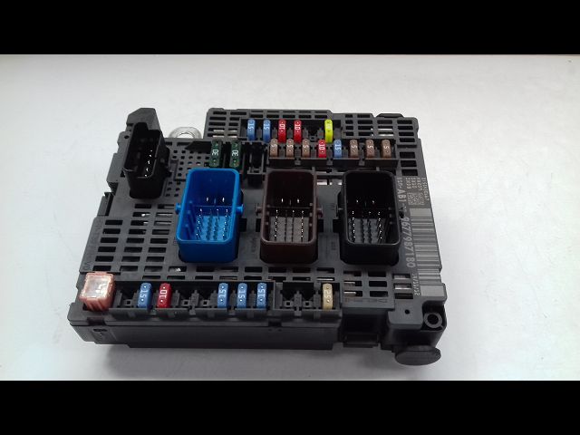 Fuse box CITROËN C4 II (NC_) 1.6 HDi 90 10234720 | B-Parts