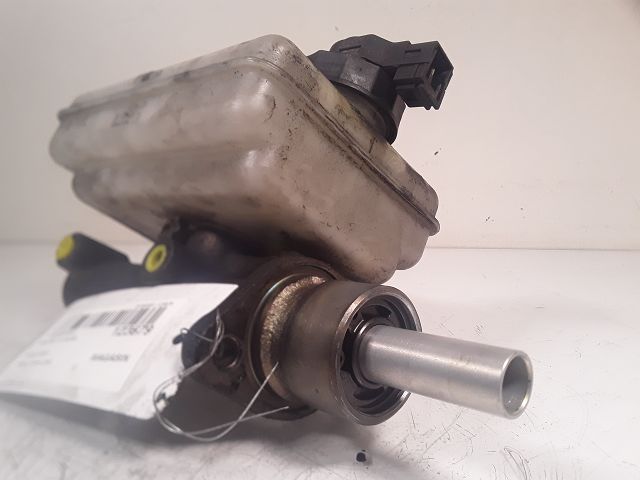 Brake master cylinder IVECO DAILY III Van 35 S 11 V,35 C 11 V 9004348 ...
