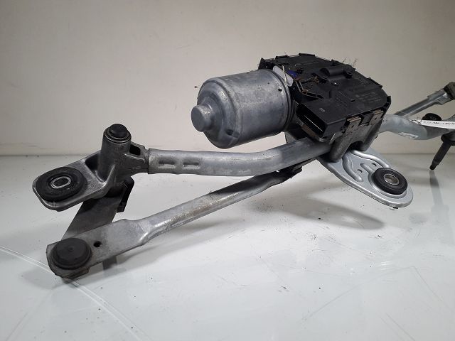 Front wiper motor AUDI Q3 (8UB, 8UG) 2.0 TDI 9768410 | B-Parts