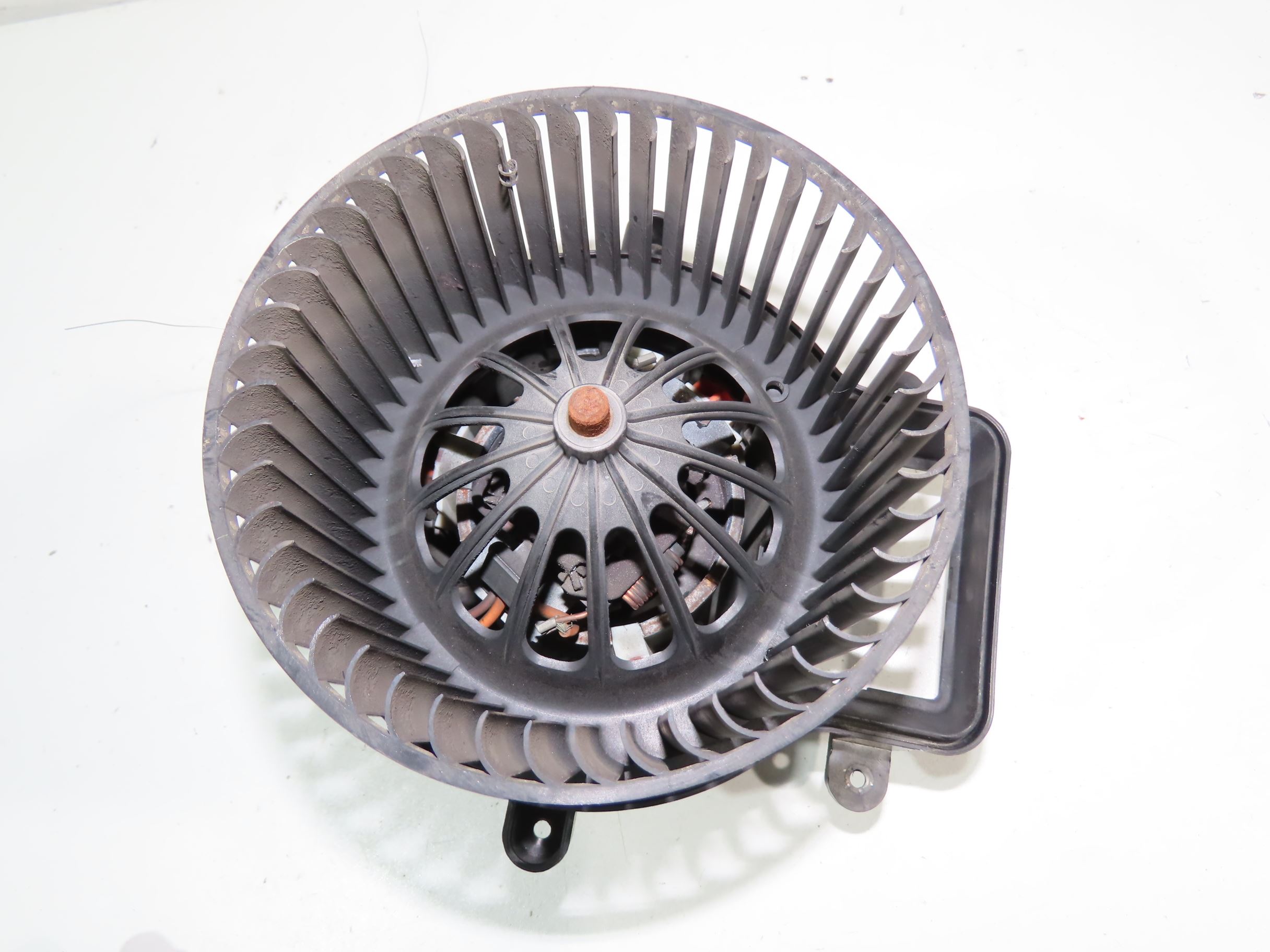 Motor calefaccion PEUGEOT 3008 MPV (0U_) 1.6 HDi 17021843 | B-Parts