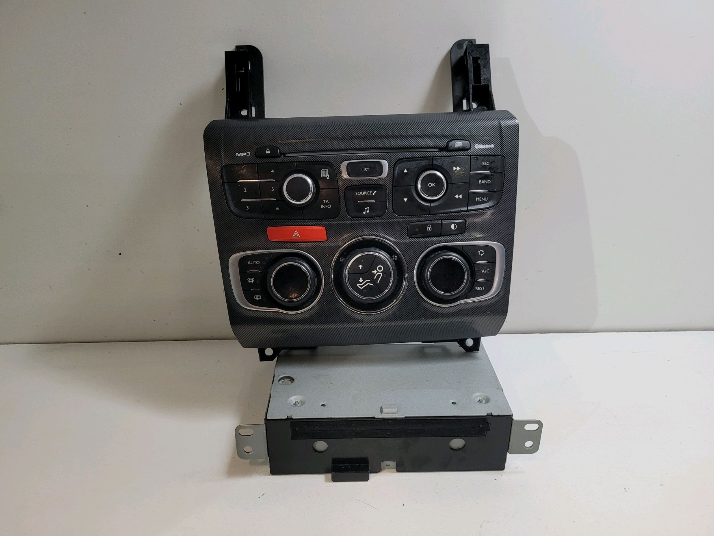 Radio CITROËN C4 II (NC_) 1.6 HDi 90 9031072 | B-Parts