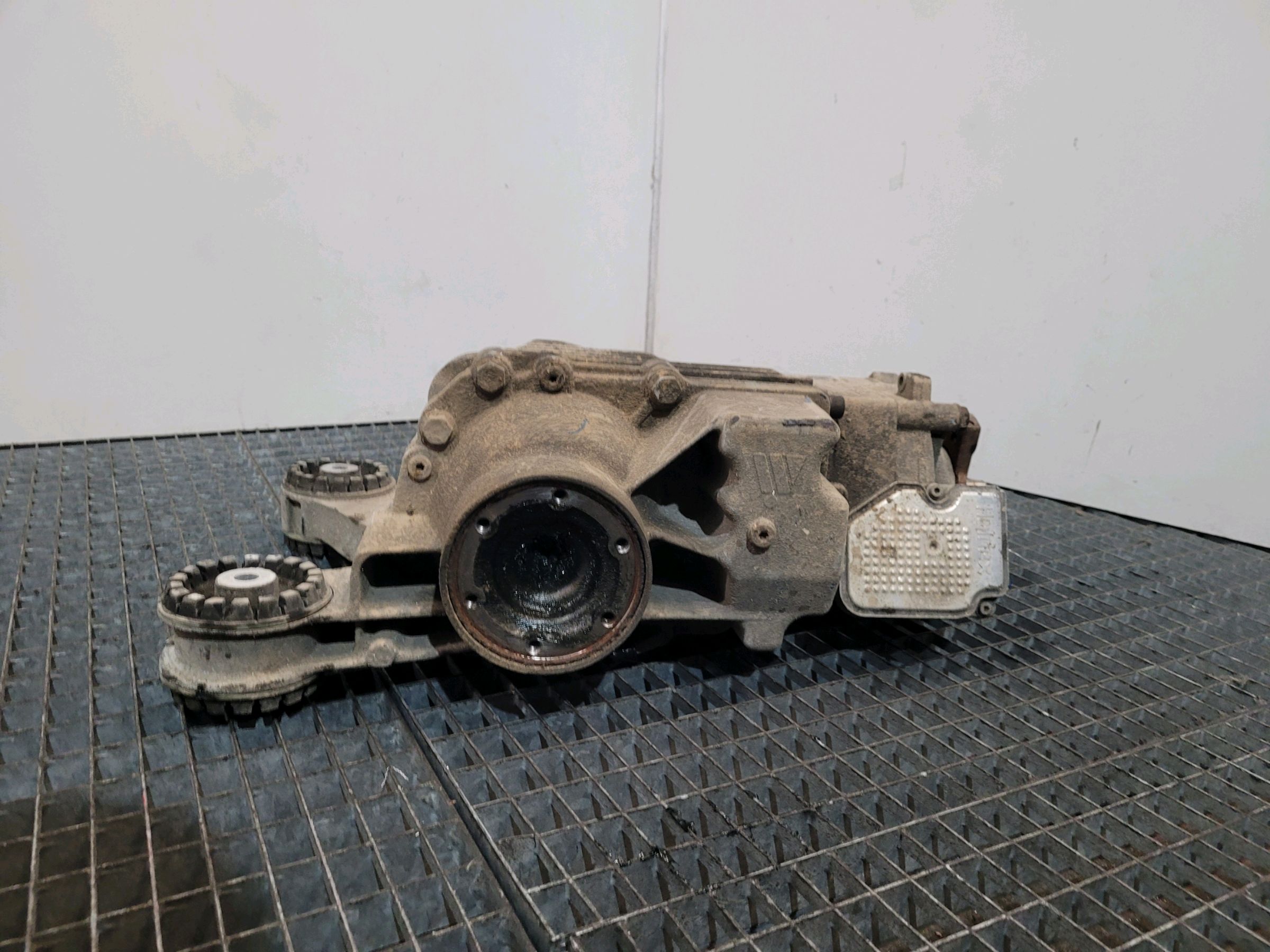 Rear differential VW PASSAT B6 (3C2) 2.0 FSI 9030353 | B-Parts