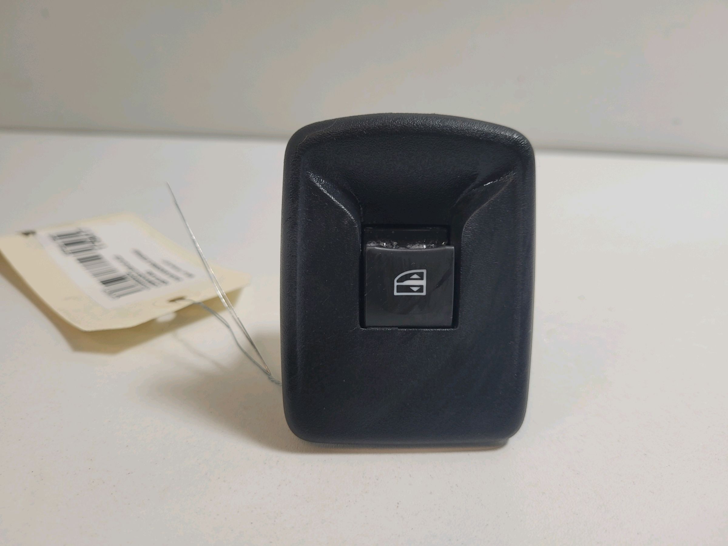 Left rear window switch DACIA SANDERO II TCe 90 (B8M1, B8MA) 9027426 ...