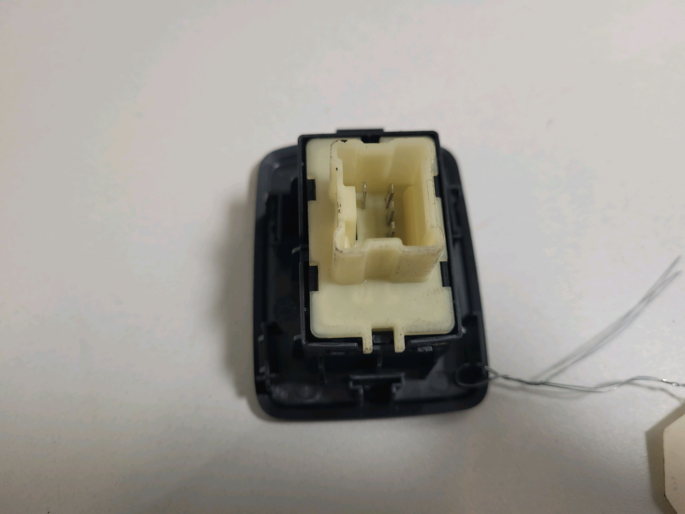 Left rear window switch DACIA SANDERO II TCe 90 (B8M1, B8MA) 9027426 ...