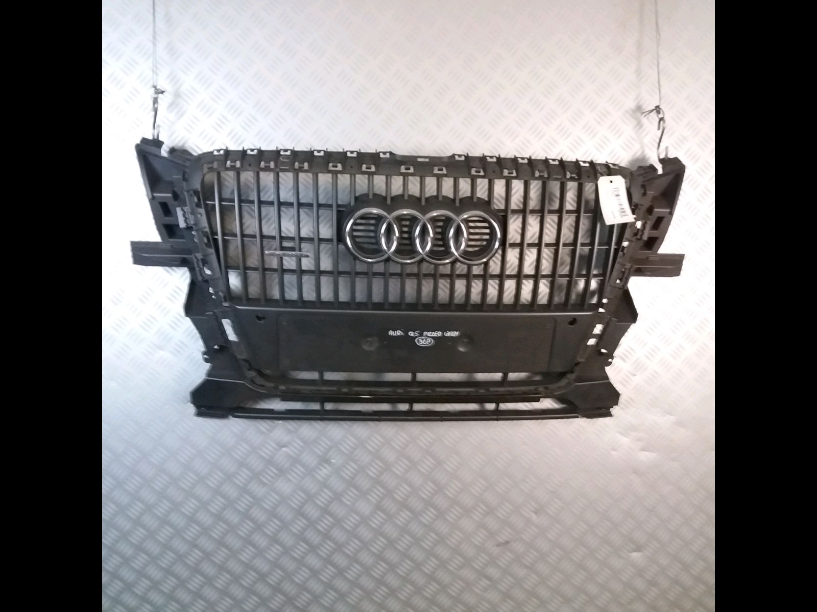 Calandre AUDI Q5 (8RB) 2.0 TDI quattro 9019139 | B-Parts