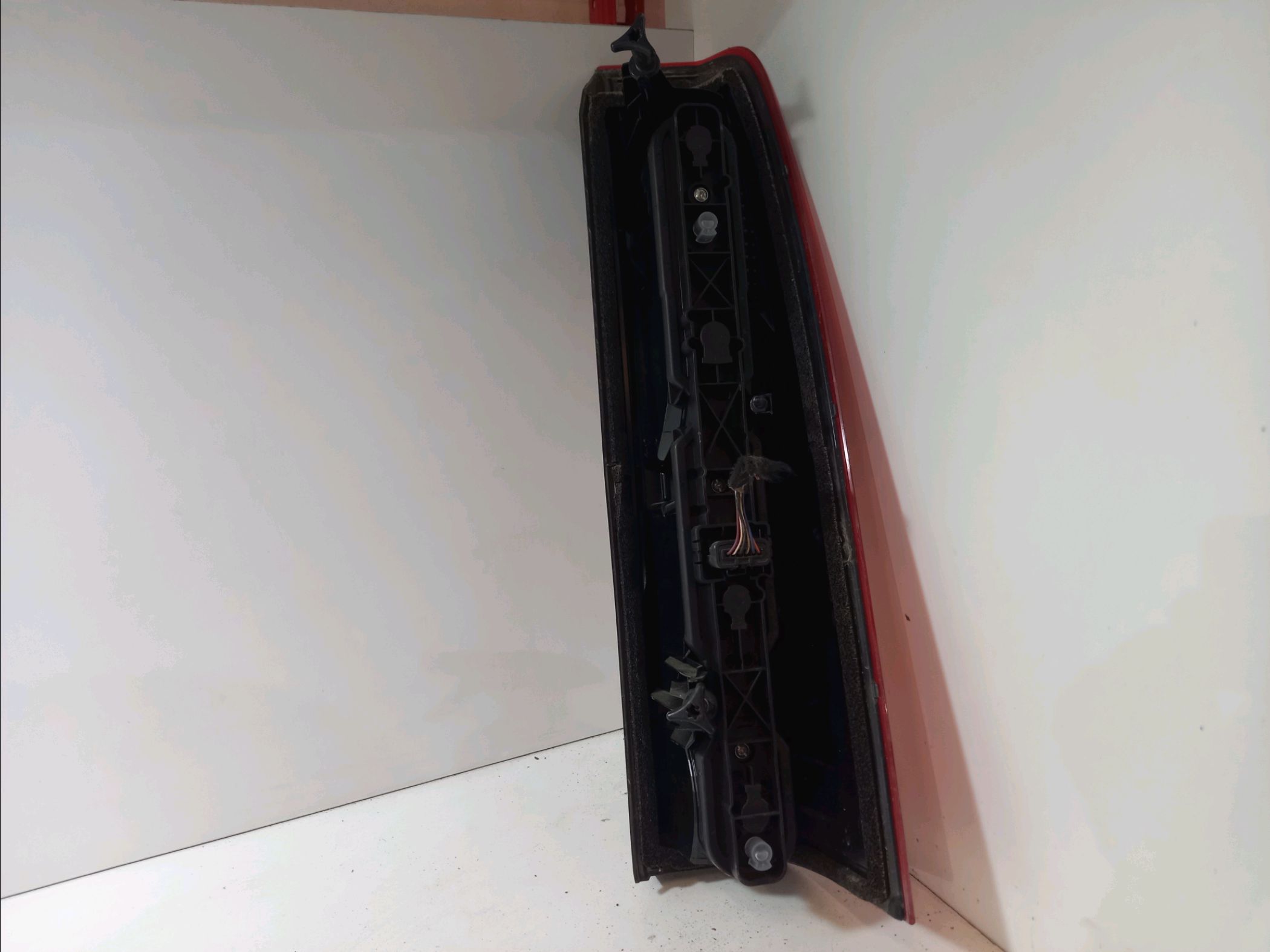 Left taillight RENAULT MASTER III Van (FV) 2.3 dCi 145 FWD (FV0E, FV0F ...
