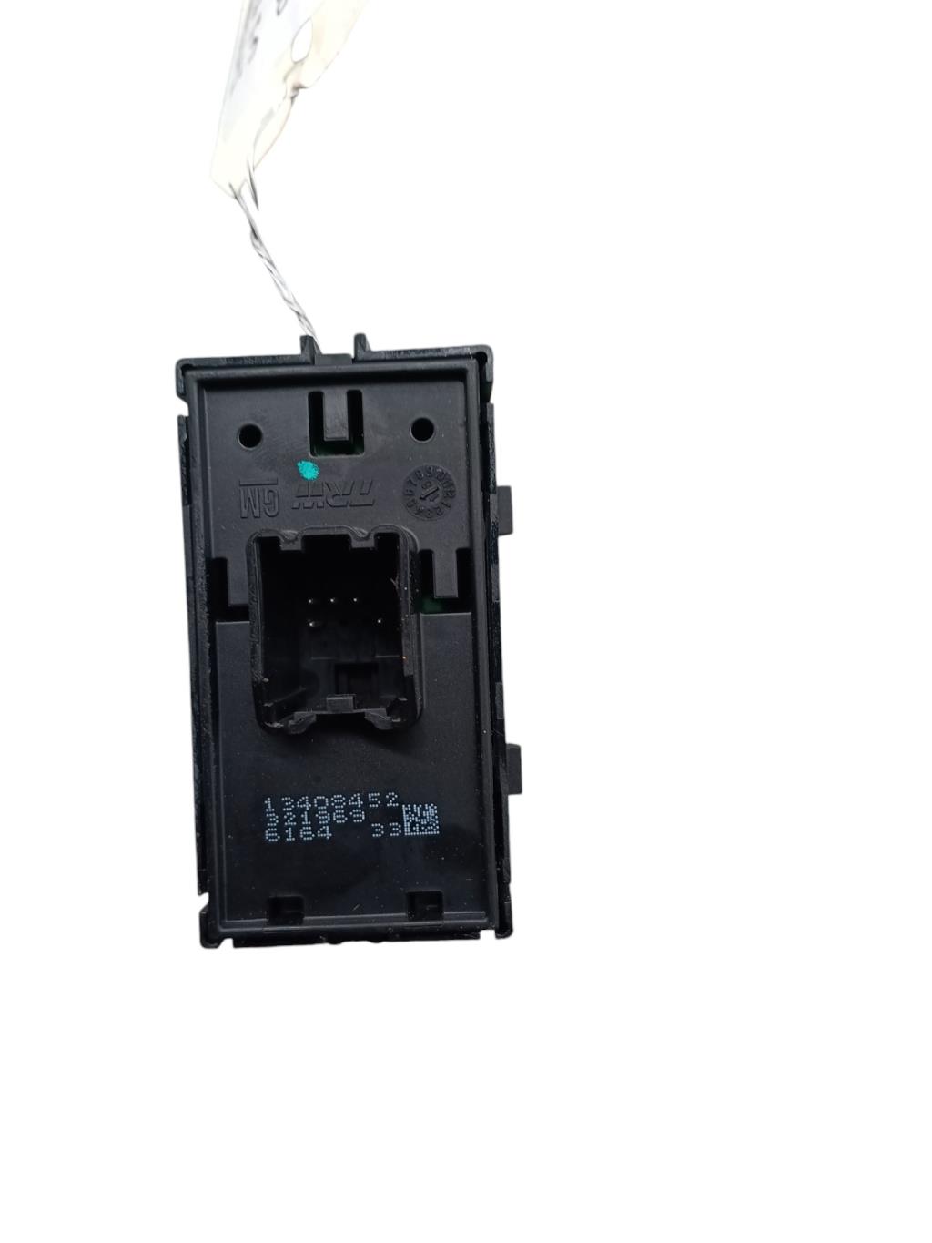 Right rear window switch OPEL ASTRA J Saloon 25074526 | B-Parts