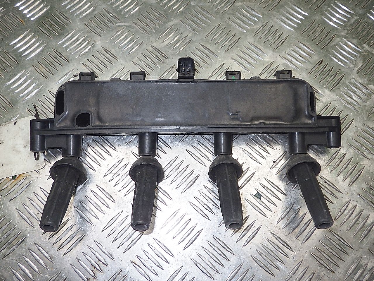 Ignition coil PEUGEOT 206+ (2L_, 2M_) 1.4 i 948915 | B-Parts