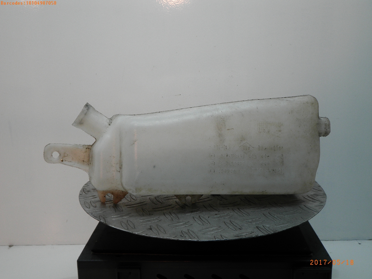 Windscreen washer tank RENAULT CLIO III (BR0/1, CR0/1) 1.2 16V (BR02 ...