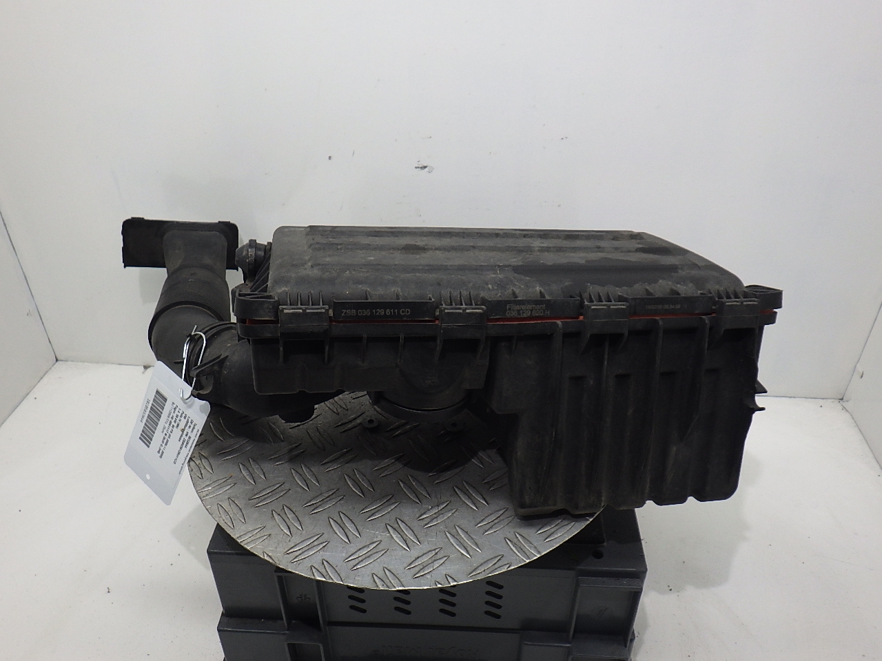 Air filter box VW POLO (9N_, 9A_) 1.4 16V 995991 | B-Parts