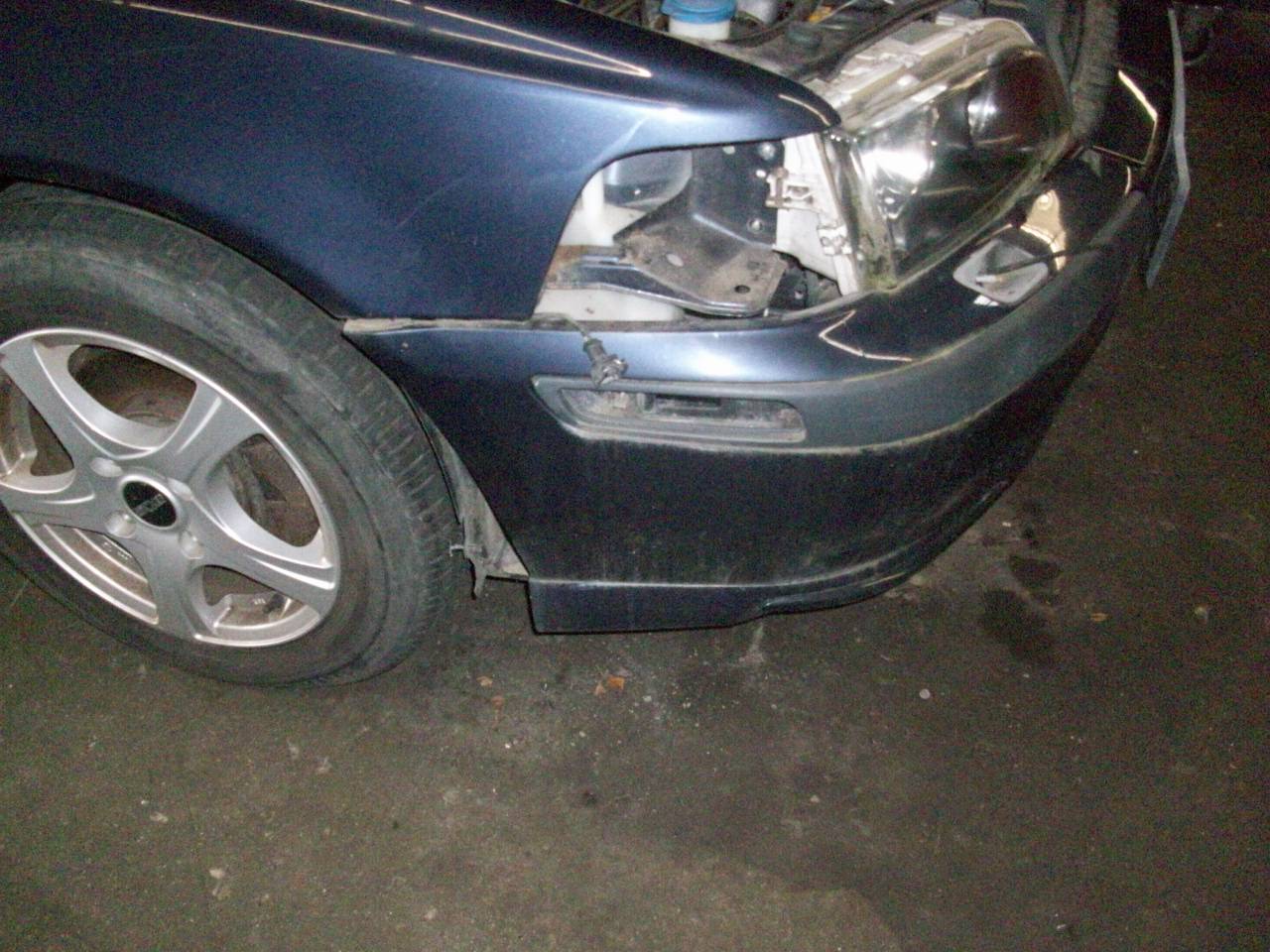 Front bumper VOLVO V40 Estate (645) 2.0 5212043 | B-Parts