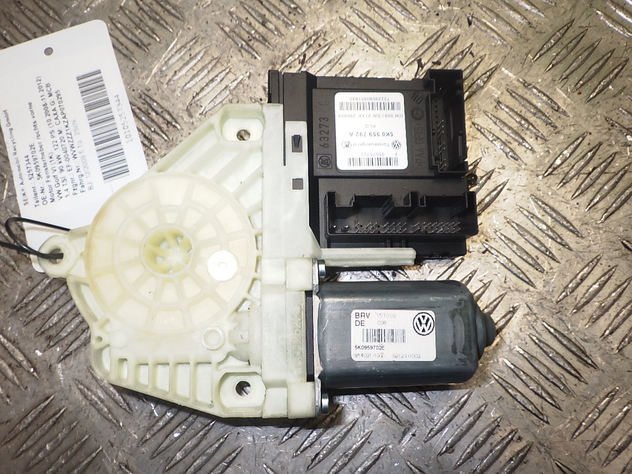 Elevador vidro frente direito VW GOLF VI (5K1) 1.4 TSI 5838084 | B-Parts