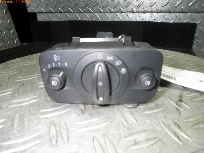 Headlight switch FORD FIESTA VI (CB1, CCN) 1.6 Ti 4782151 | B-Parts