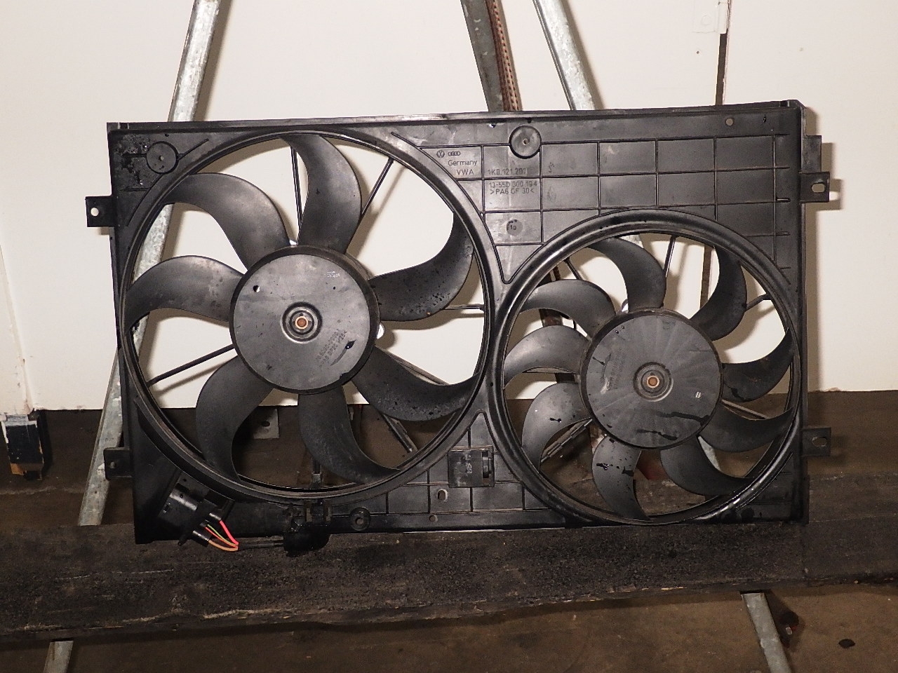 Radiator fan VW GOLF VI (5K1) 1.4 TSI 7864977 | B-Parts