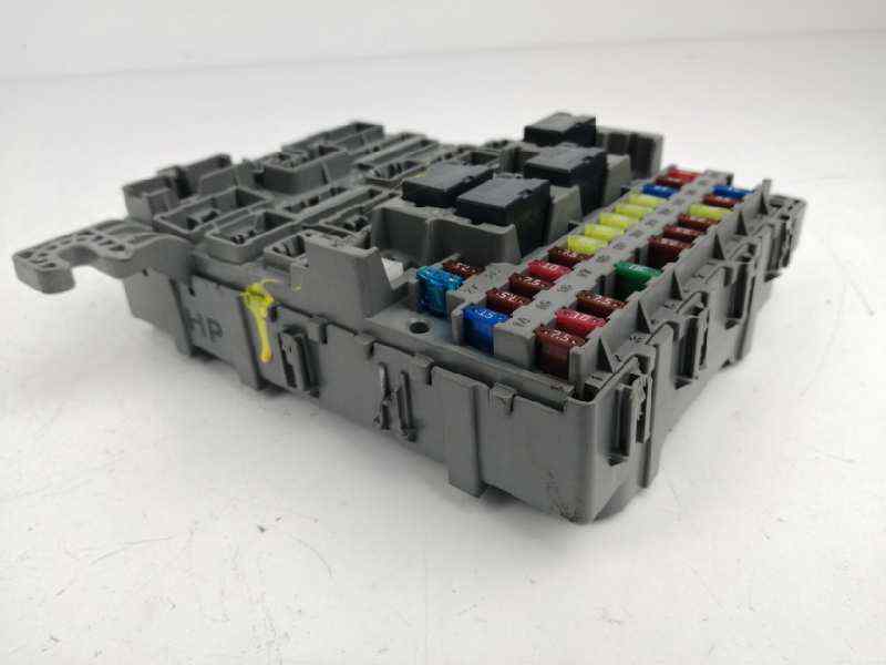 Fuse box HONDA FR-V (BE) 2.2 i CTDi (BE5) 7882957 | B-Parts
