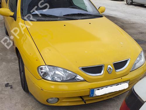 Guarda-lamas direito RENAULT MEGANE I Coach (DA0/1_) 1.4 16V (DA0D ...