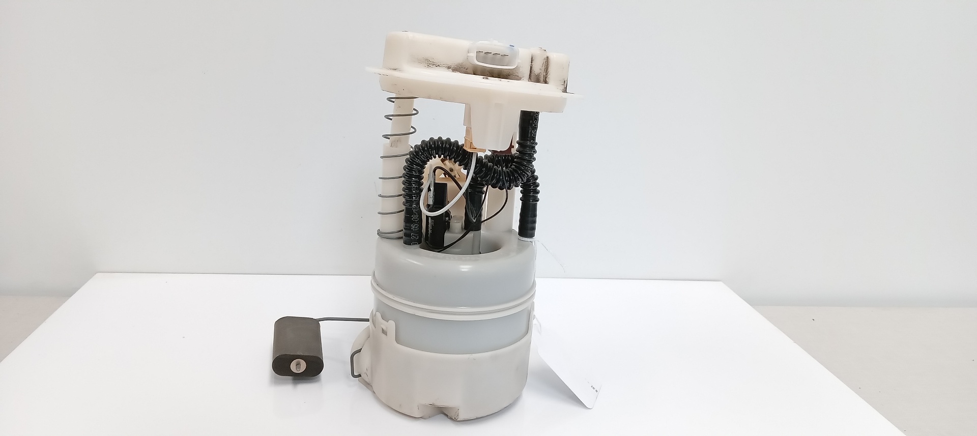 Fuel pump NISSAN MICRA III (K12) 1.4 16V 12296333 | B-Parts