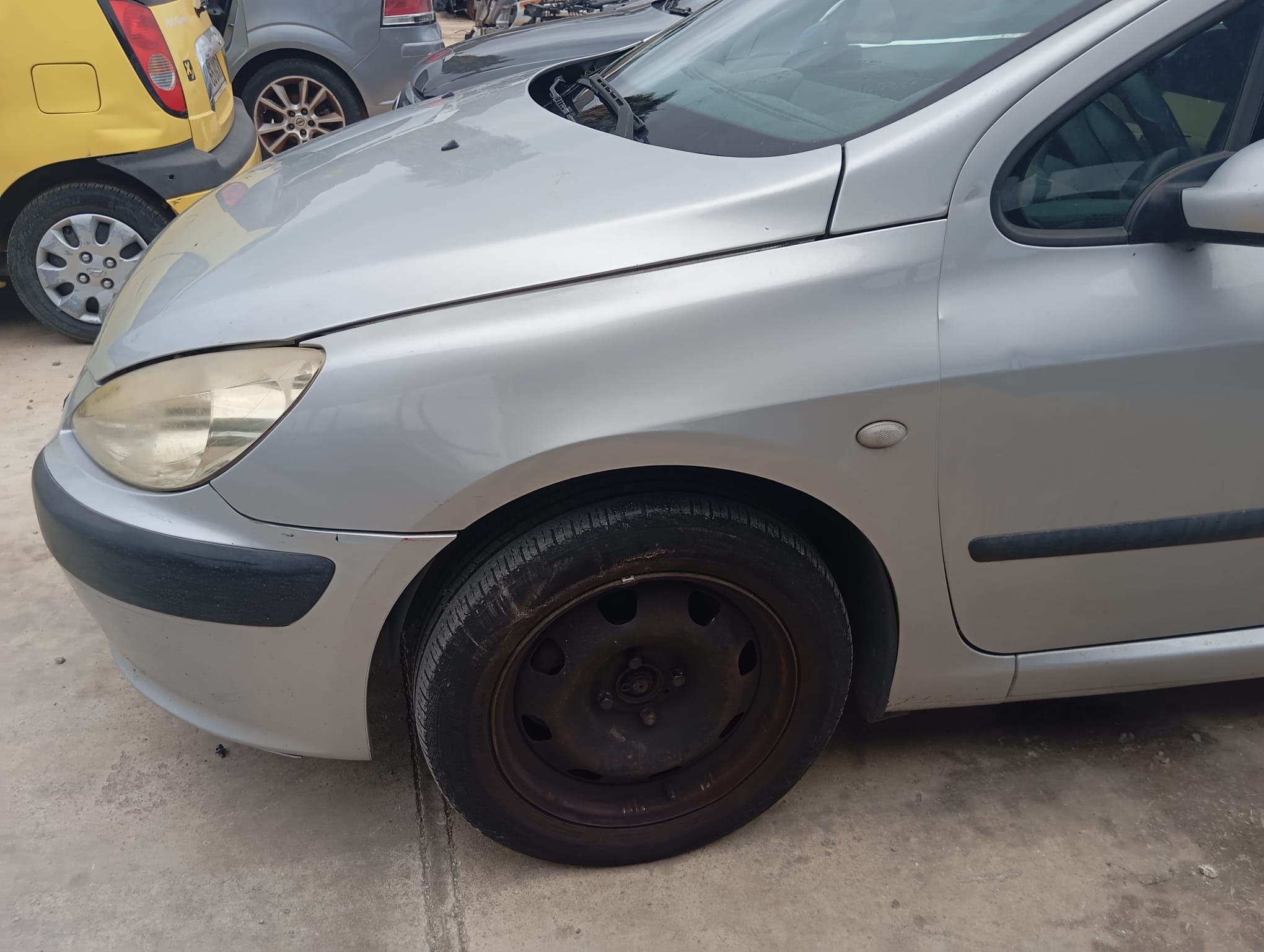 Left front fenders PEUGEOT 307 (3A/C) 2.0 HDi 110 30764479 | B-Parts