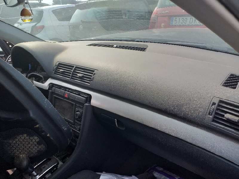 Tableau de bord AUDI A4 B7 Avant (8ED) 2.0 TDI 16V 12274882 | B-Parts