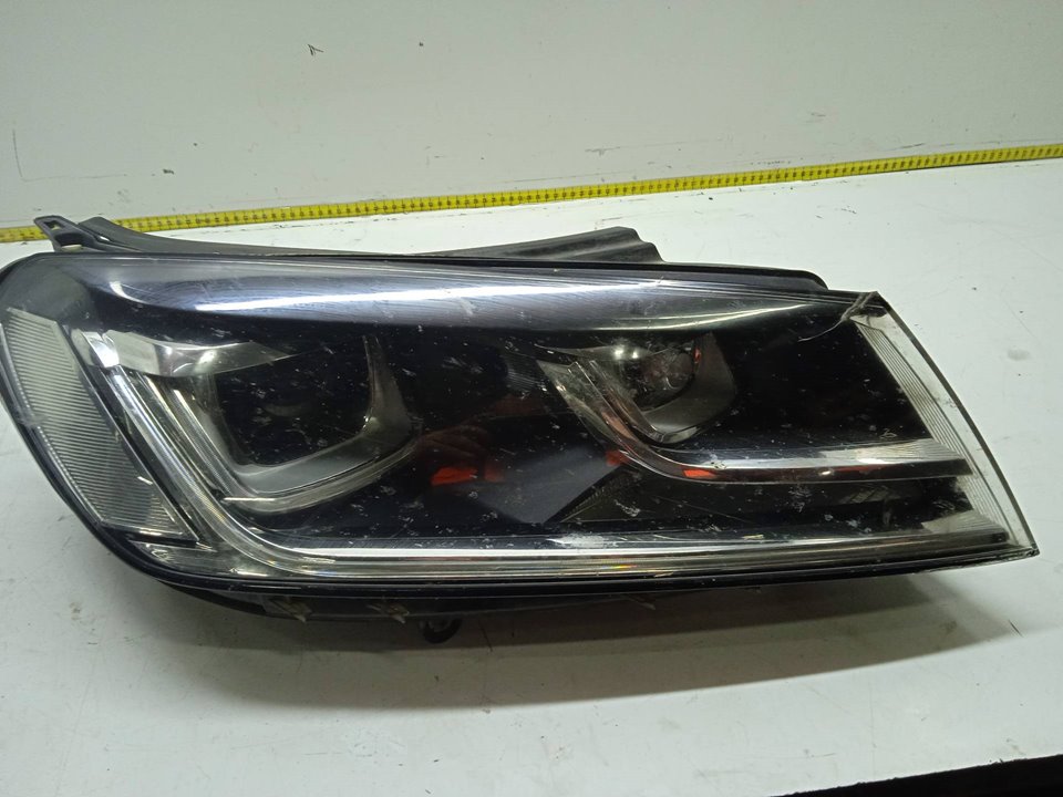 Right headlight VW TOUAREG (7P5, 7P6) 3.0 V6 TDI 9551205 | B-Parts