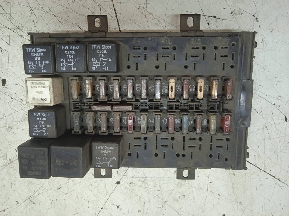 Fuse box IVECO DAILY II Dump Truck 10376916 | B-Parts