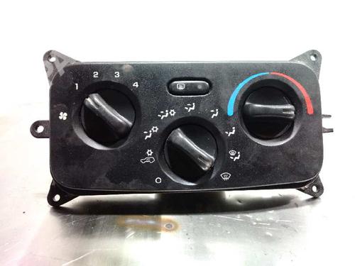 Climate control JEEP CHEROKEE (KJ) 2.5 CRD 4x4 8951923 | B-Parts