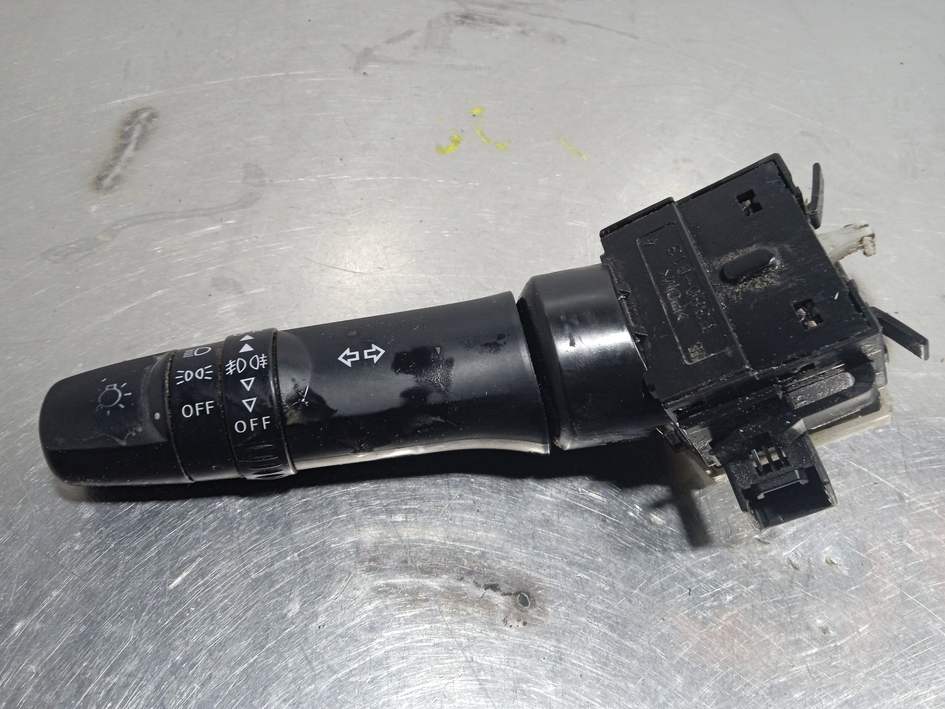 Headlight switch MITSUBISHI L200 / TRITON (KA_T, KB_T) 2.5 DI-D (KA4T ...