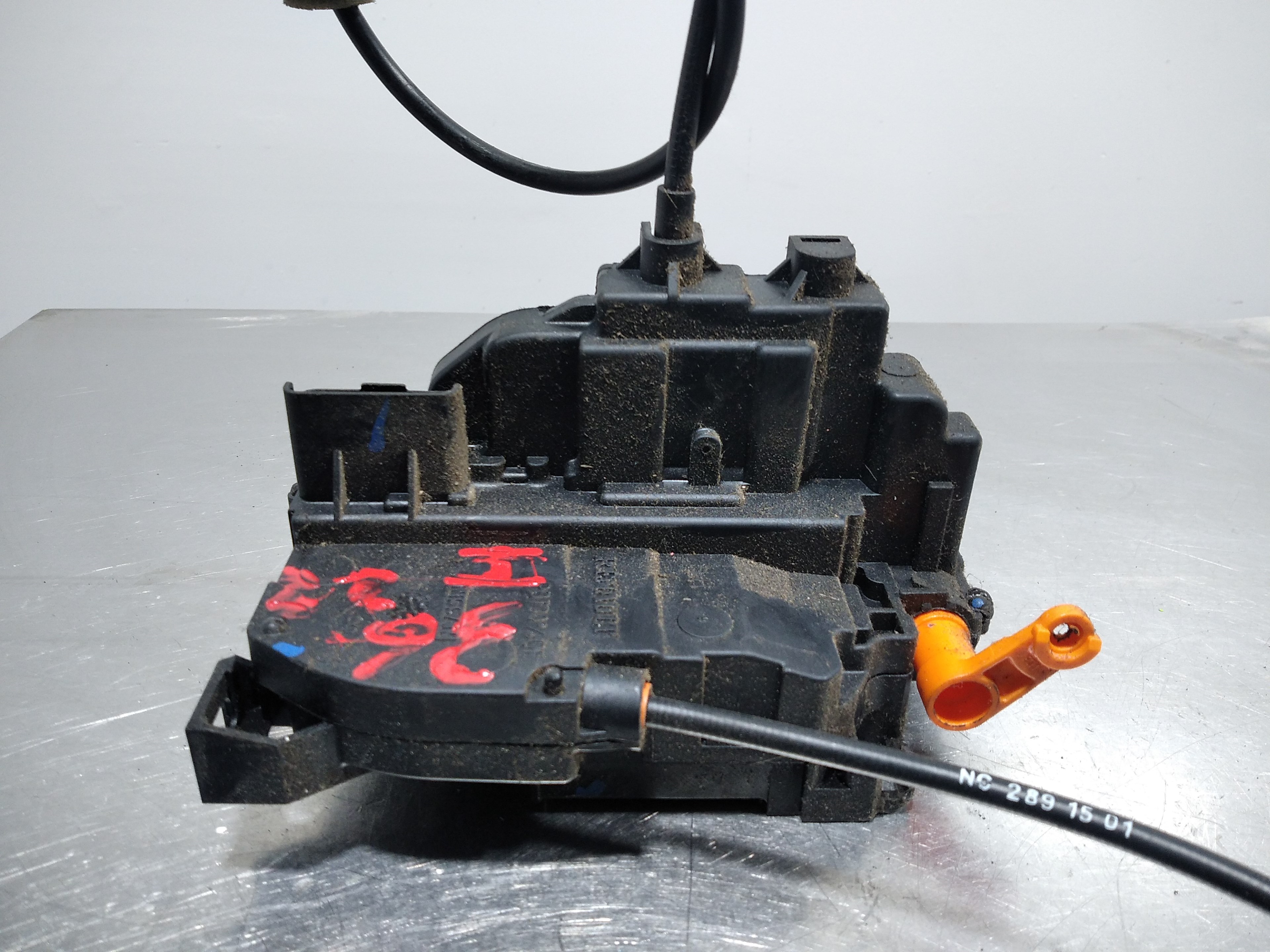 Front left lock RENAULT MASTER III Van (FV) 10027232 | B-Parts