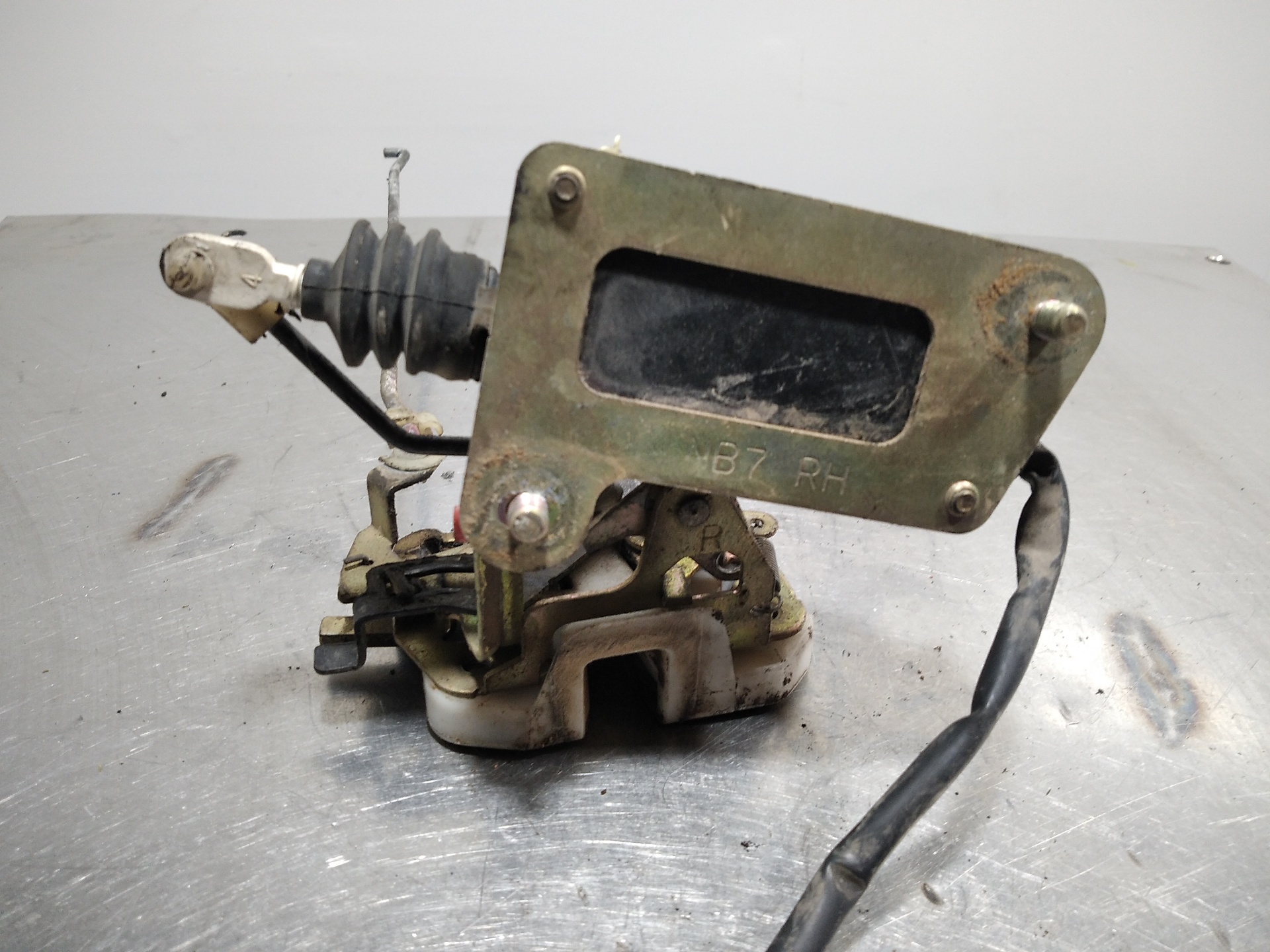 Front right lock KIA SPORTAGE SUV (K00) 9982564 | B-Parts