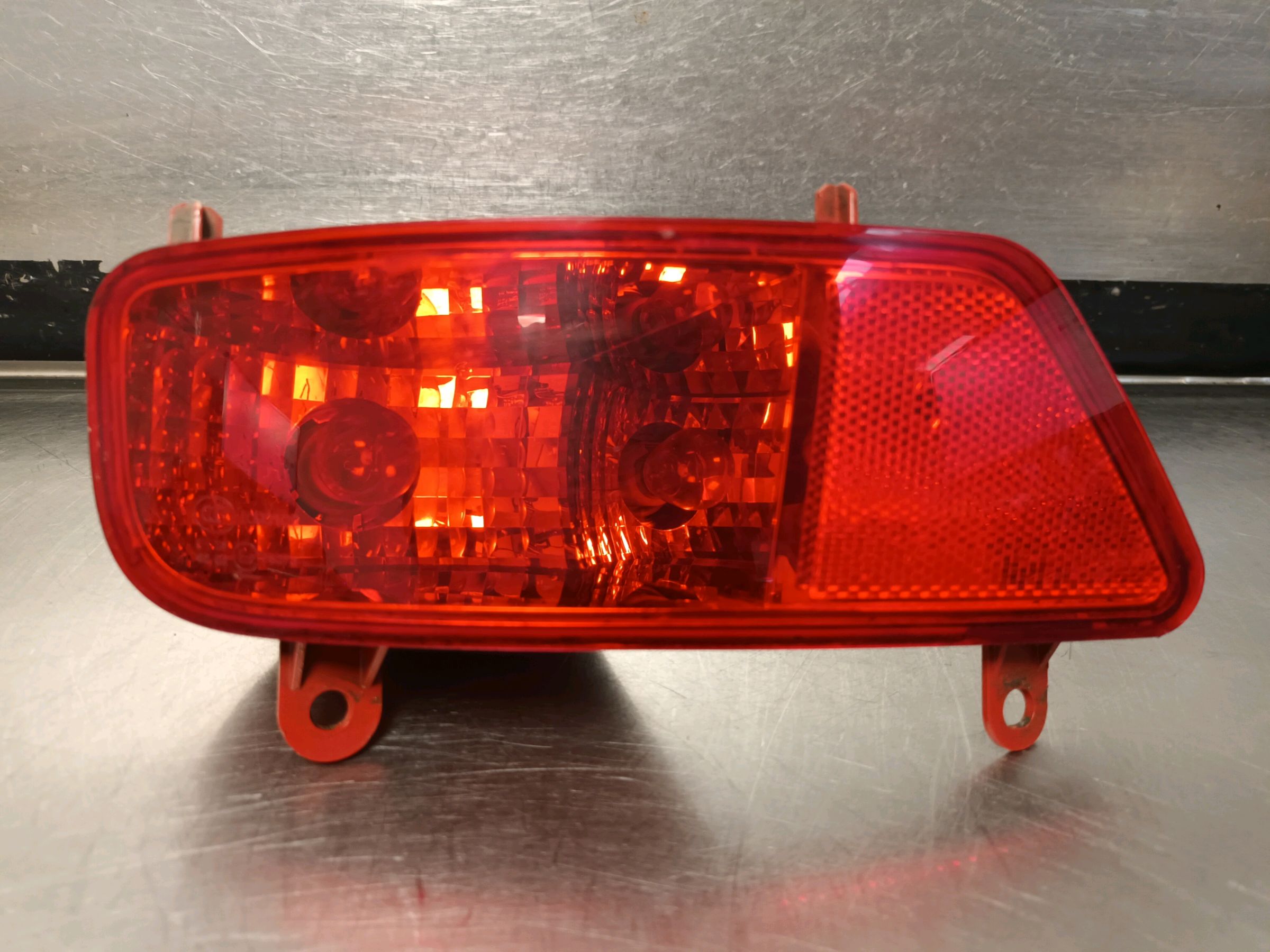 Rear fog light PEUGEOT 3008 I MPV (0U_) 1.6 HDi 11958904 | B-Parts