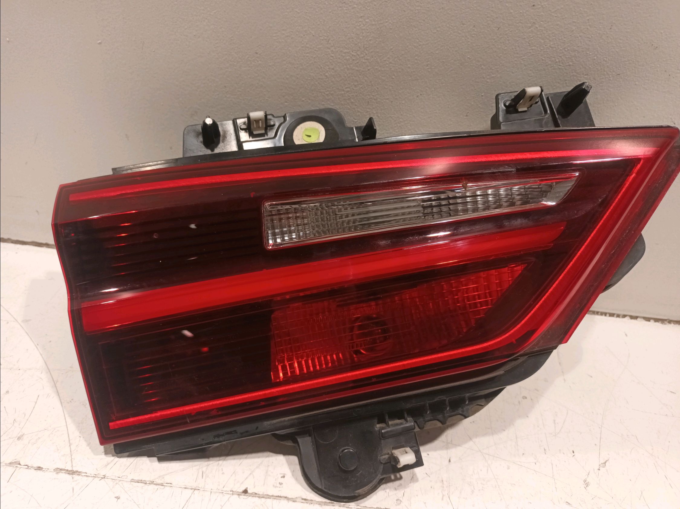 Rear bumper left light BMW X2 (F39) sDrive 18 d 18824237 | B-Parts