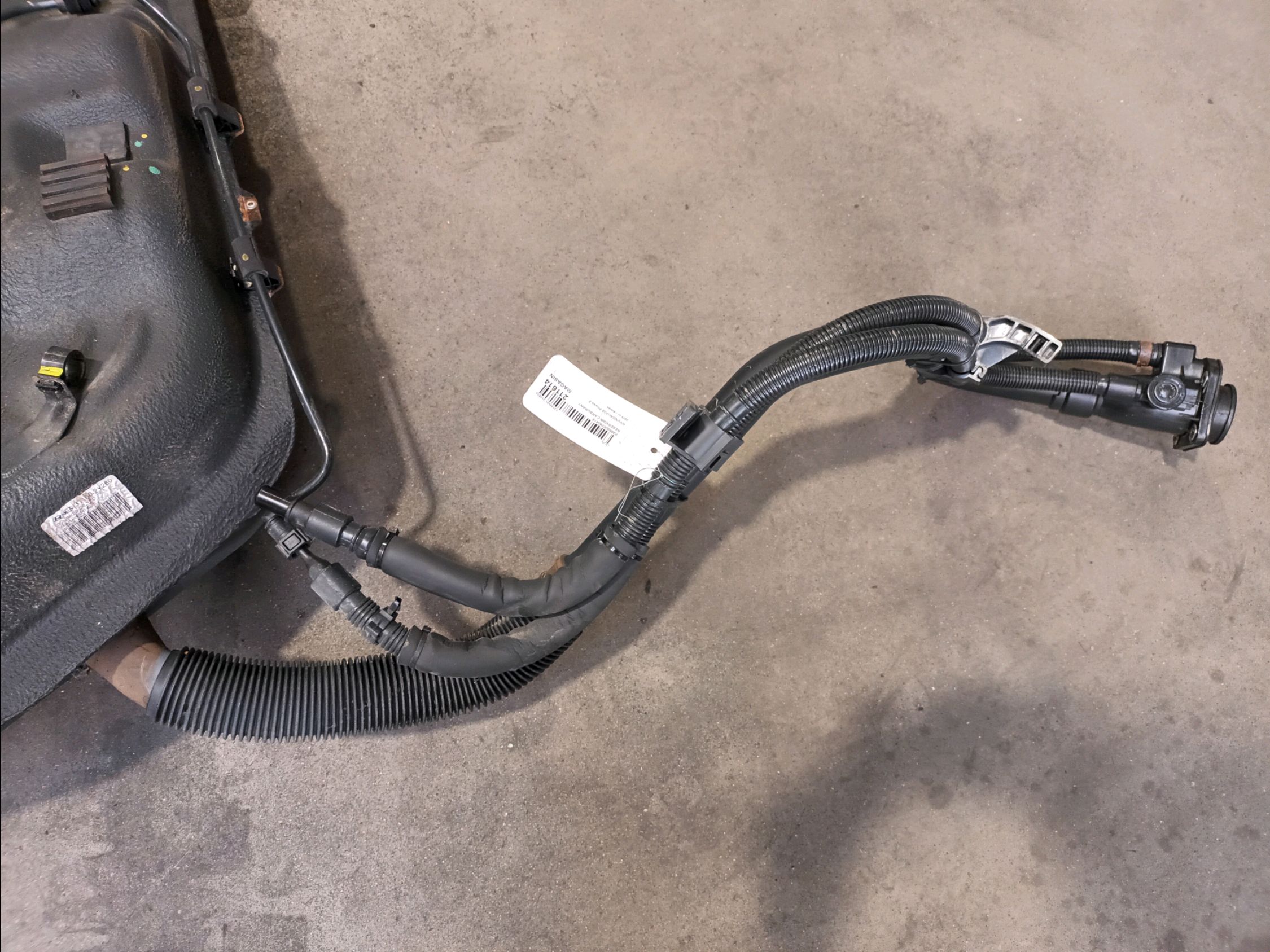 Fuel tank HYUNDAI ix35 (LM, EL, ELH) 1.7 CRDi 9372347 | B-Parts