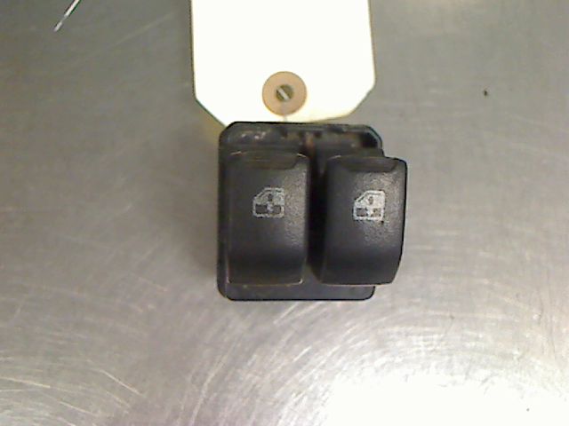 Comutador vidro frente esquerdo CHEVROLET SPARK (M300) 1.0 9317016 | B ...