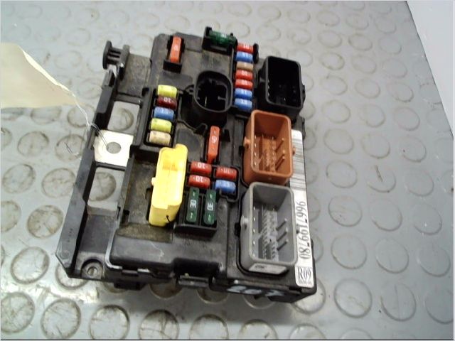 Fuse box PEUGEOT 207 (WA_, WC_) 1.6 HDi 10862942 | B-Parts