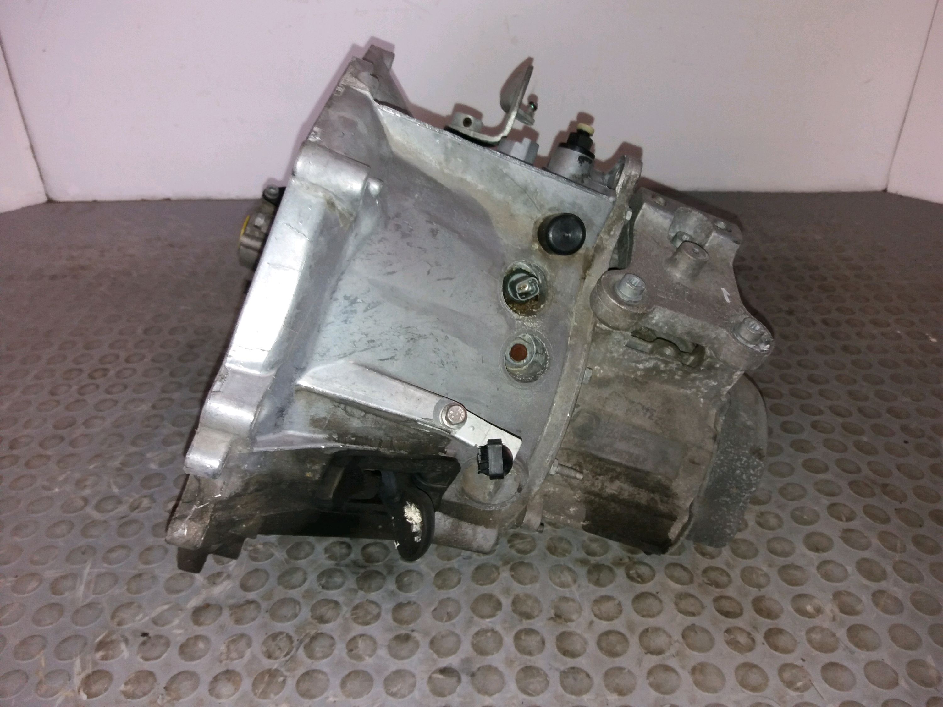 Manual gearbox PEUGEOT 207 (WA_, WC_) 1.6 HDi 9387708 | B-Parts