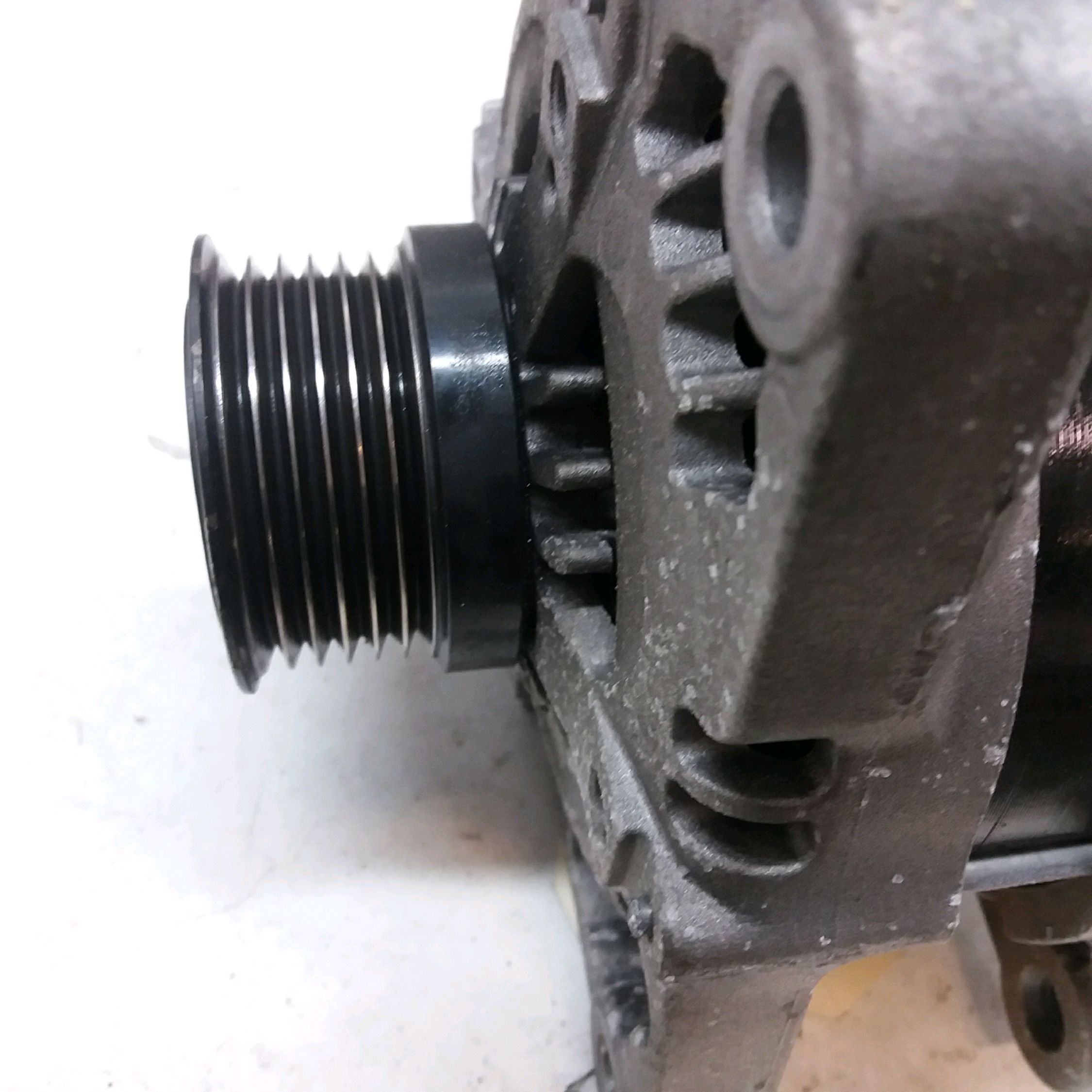 Alternator VOLVO V50 (545) 2.0 D 9385055 | B-Parts