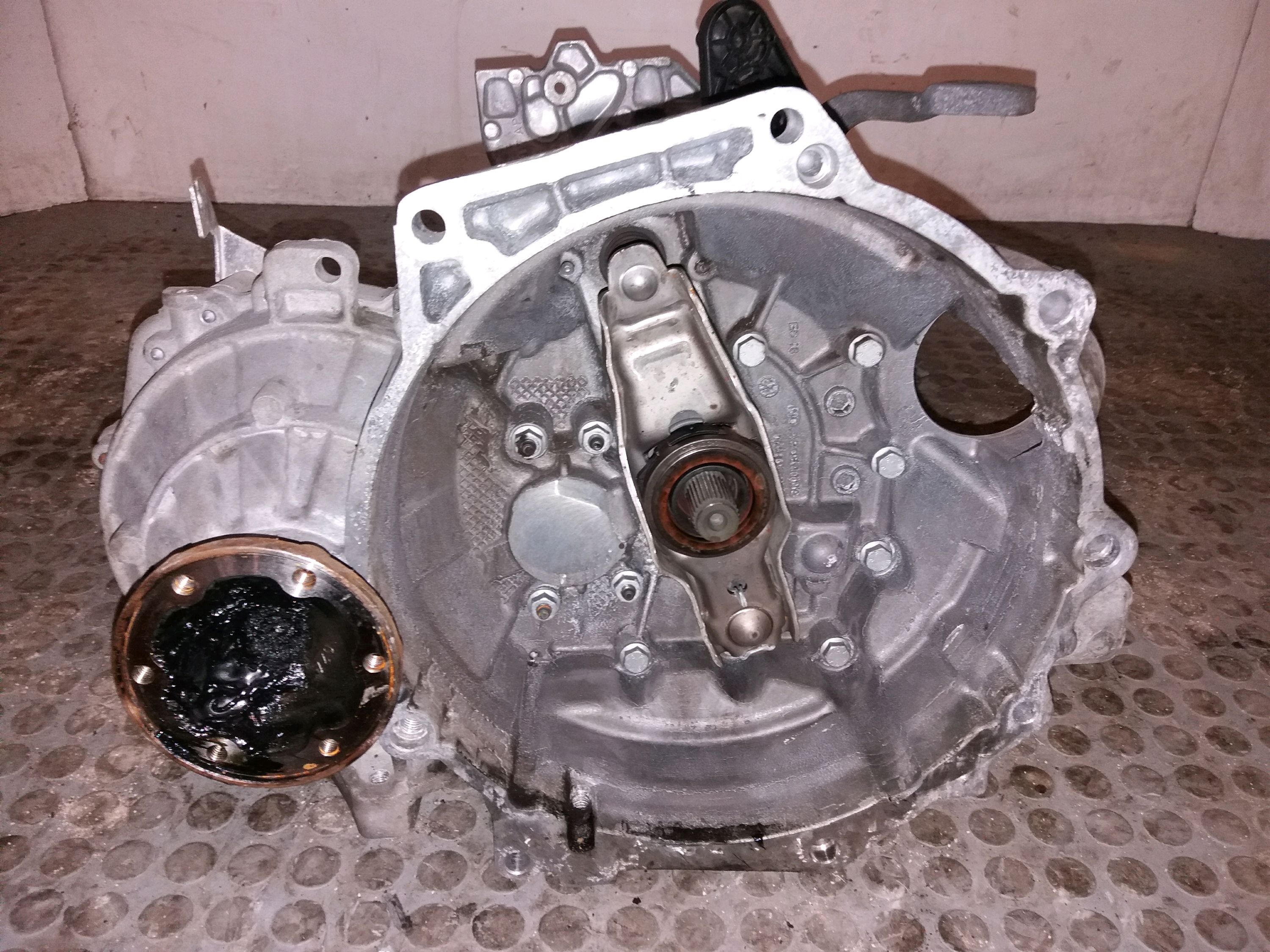 Gearbox VW GOLF VI (5K1) 1.6 TDI 9380996 | B-Parts