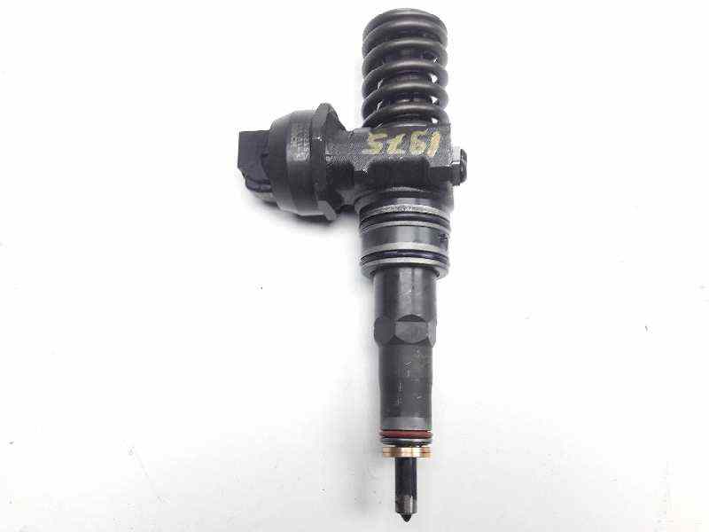 Injector VW GOLF V (1K1) 1.9 TDI 6589909 | B-Parts