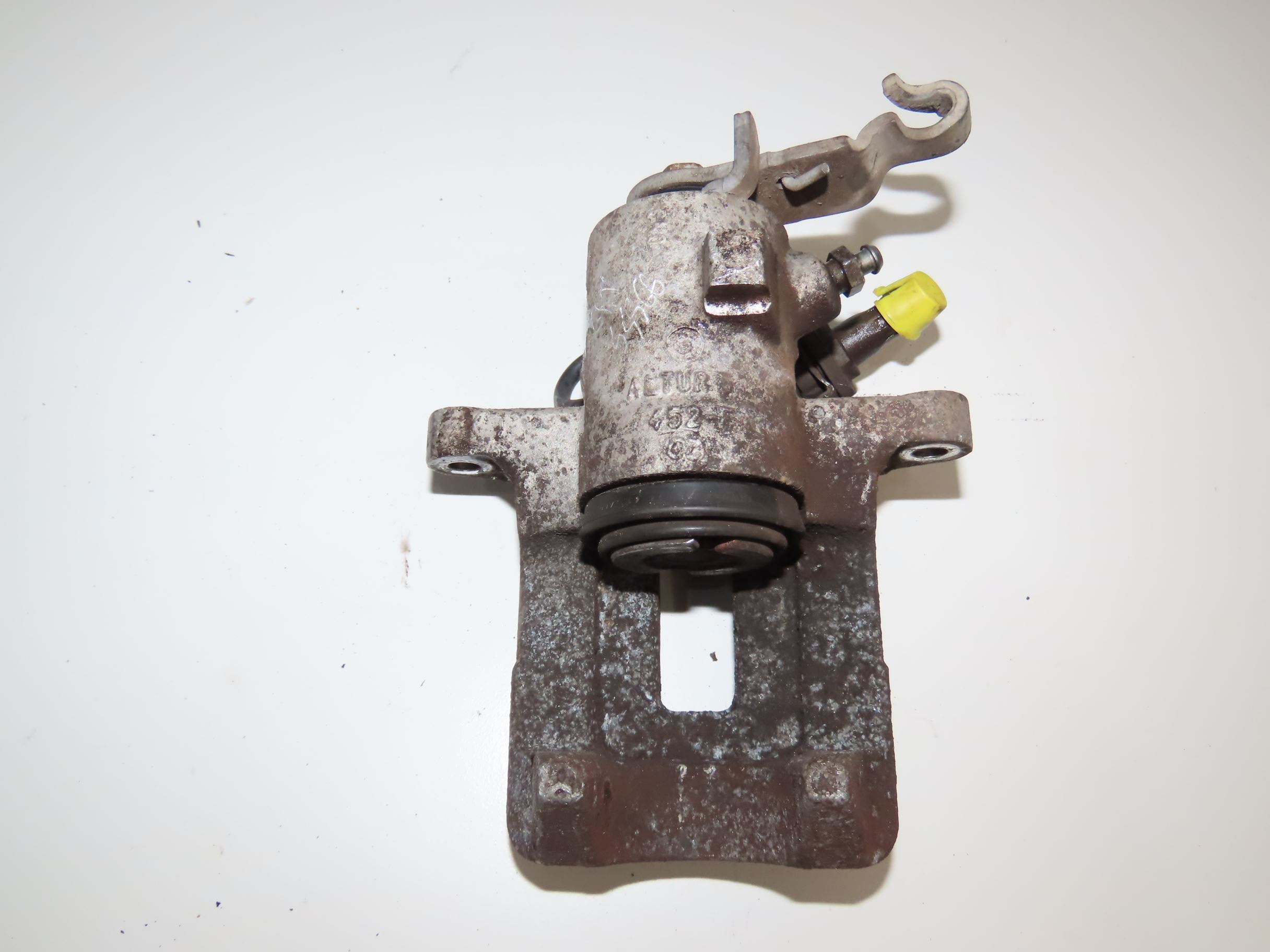 Right rear brake caliper VW GOLF VI (5K1) 2.0 TDI 30867351 | B-Parts