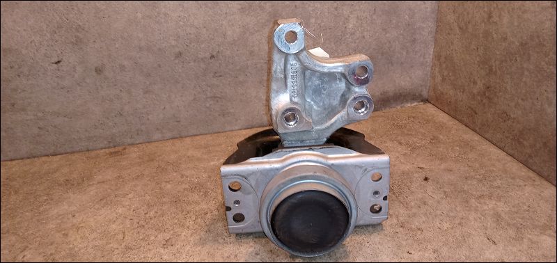Engine mount CITROËN DS5 2.0 HDi 165 Hybrid4 4x4 9618853 | B-Parts