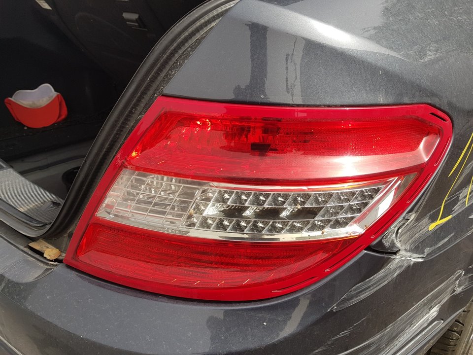 Feu arrière droit MERCEDES-BENZ C-CLASS (W204) C 220 CDI (204.002 ...