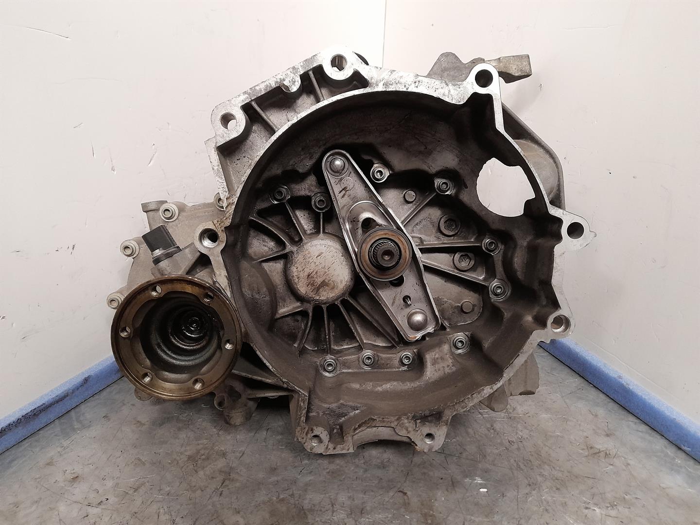 Manual gearbox VW POLO (9N_, 9A_) 1.2 4376697 | B-Parts