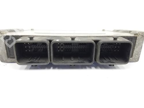 Engine control unit (ECU) CITROËN SAXO (S0, S1) 1.4 VTS 10688385 | B-Parts
