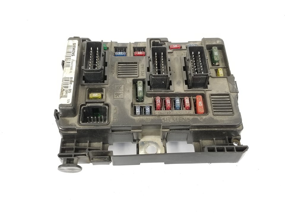 Fuse box CITROËN C5 I (DC_) 2.0 HDi (DCRHZB, DCRHZE) 9505246 | B-Parts