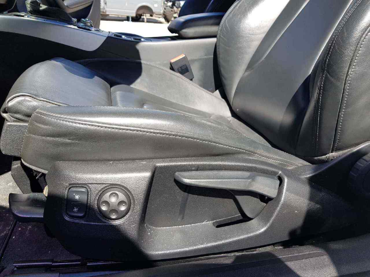 Left front steering knuckle AUDI A5 Convertible (8F7) 2.0 TDI ...
