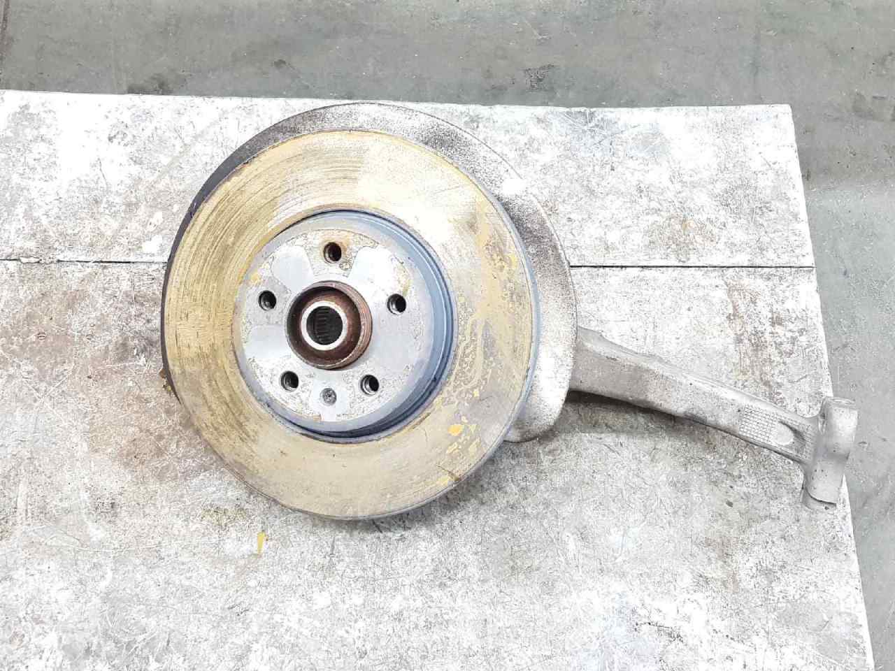 Left front steering knuckle AUDI A5 Convertible (8F7) 2.0 TDI ...