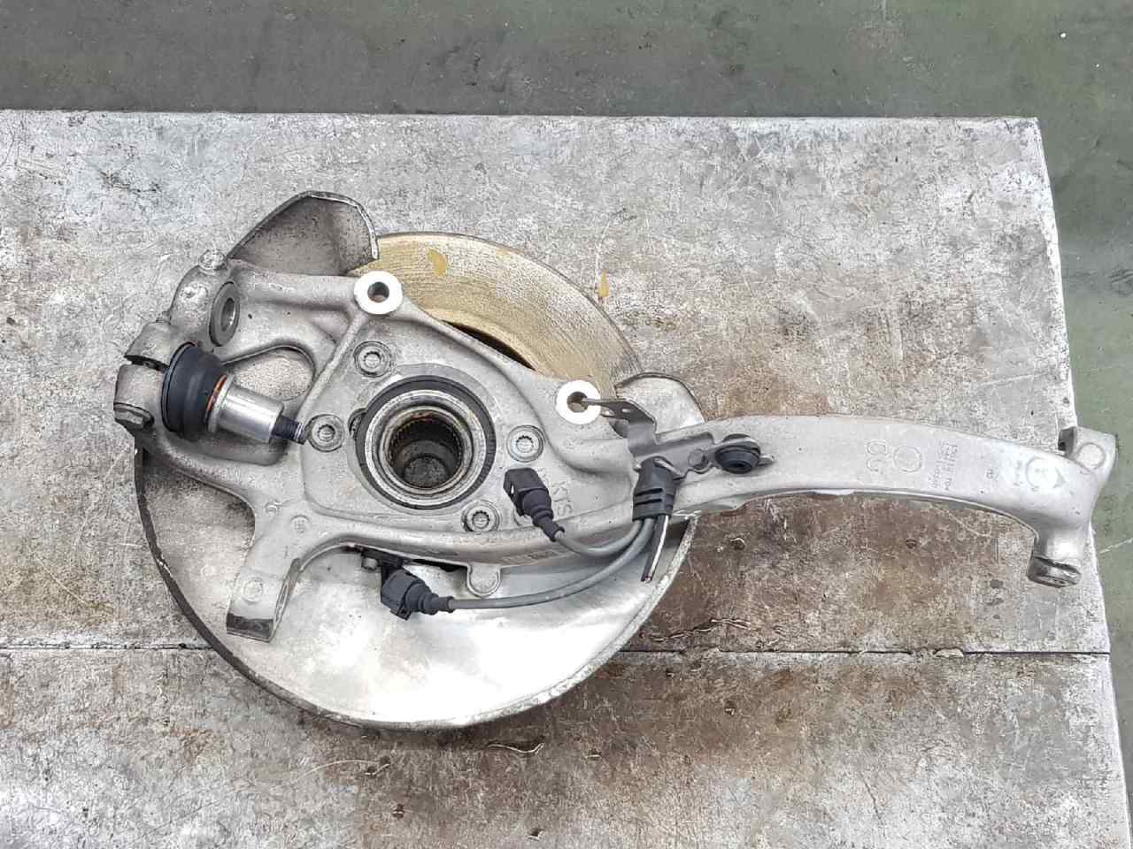 Left front steering knuckle AUDI A5 Convertible (8F7) 2.0 TDI ...