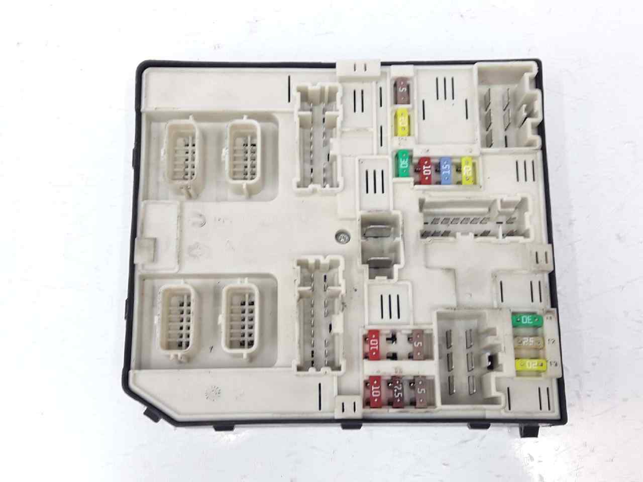 Boîte à Fusibles RENAULT MASTER III Platform/Chassis (EV, HV, UV) 2.3 ...