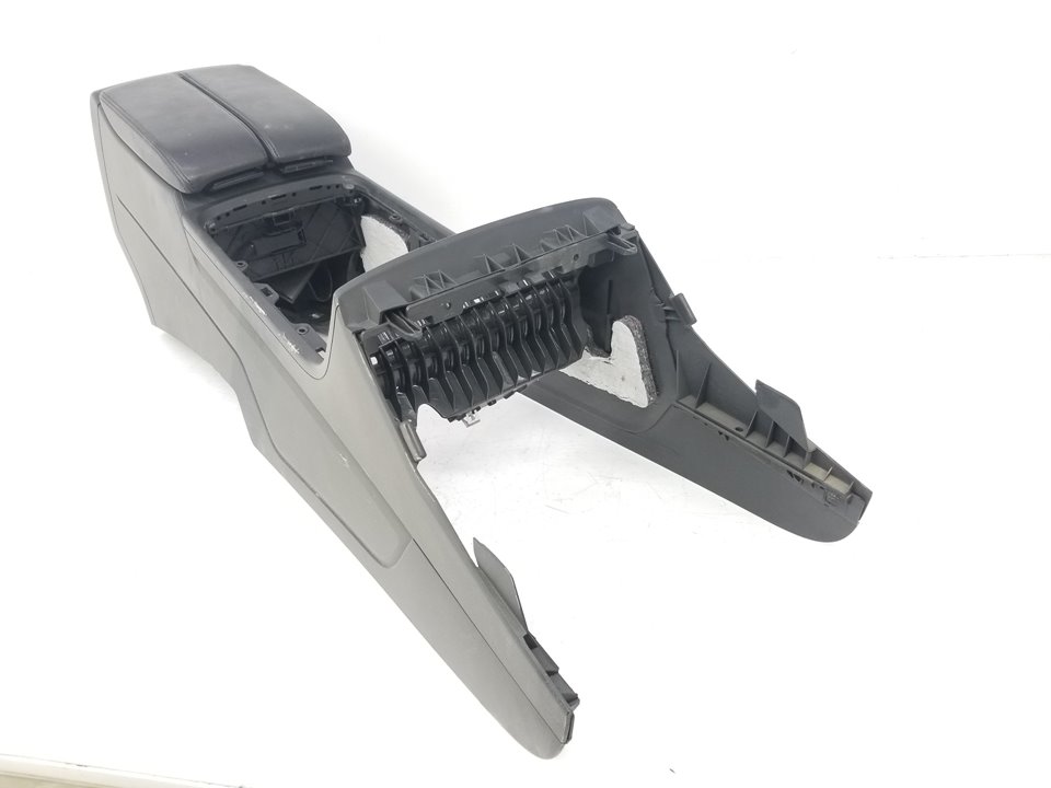 Armrest / Center console VW TOUAREG (7P5, 7P6) 3.0 V6 TDI 8393973 | B-Parts