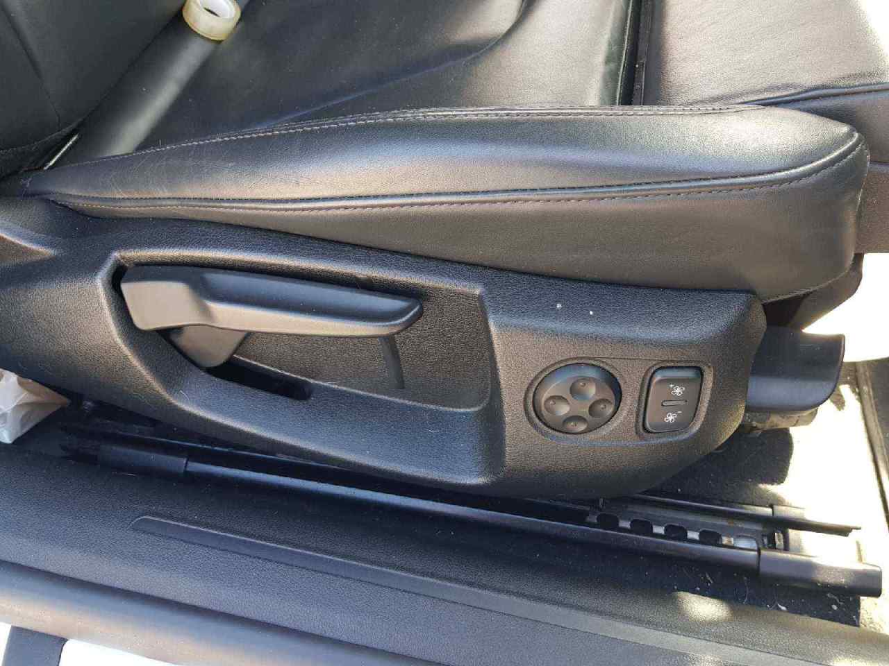 Left front steering knuckle AUDI A5 Convertible (8F7) 2.0 TDI ...